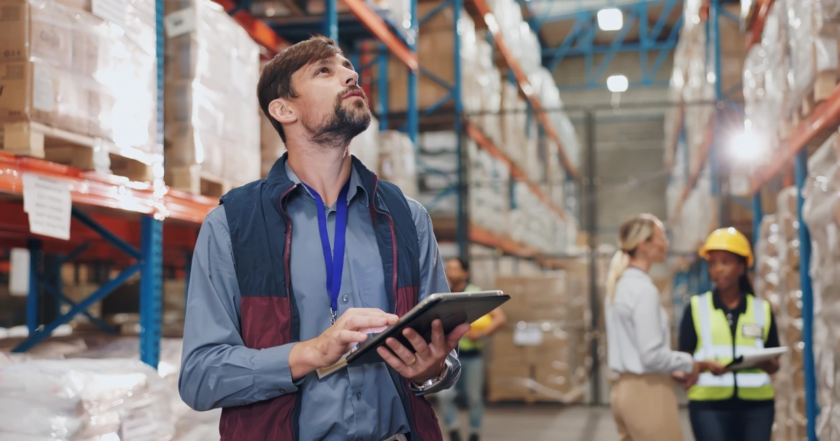 Qu’est-ce qu’un logiciel WMS ? Fonctionnalités, Avantages et Guide de Choix